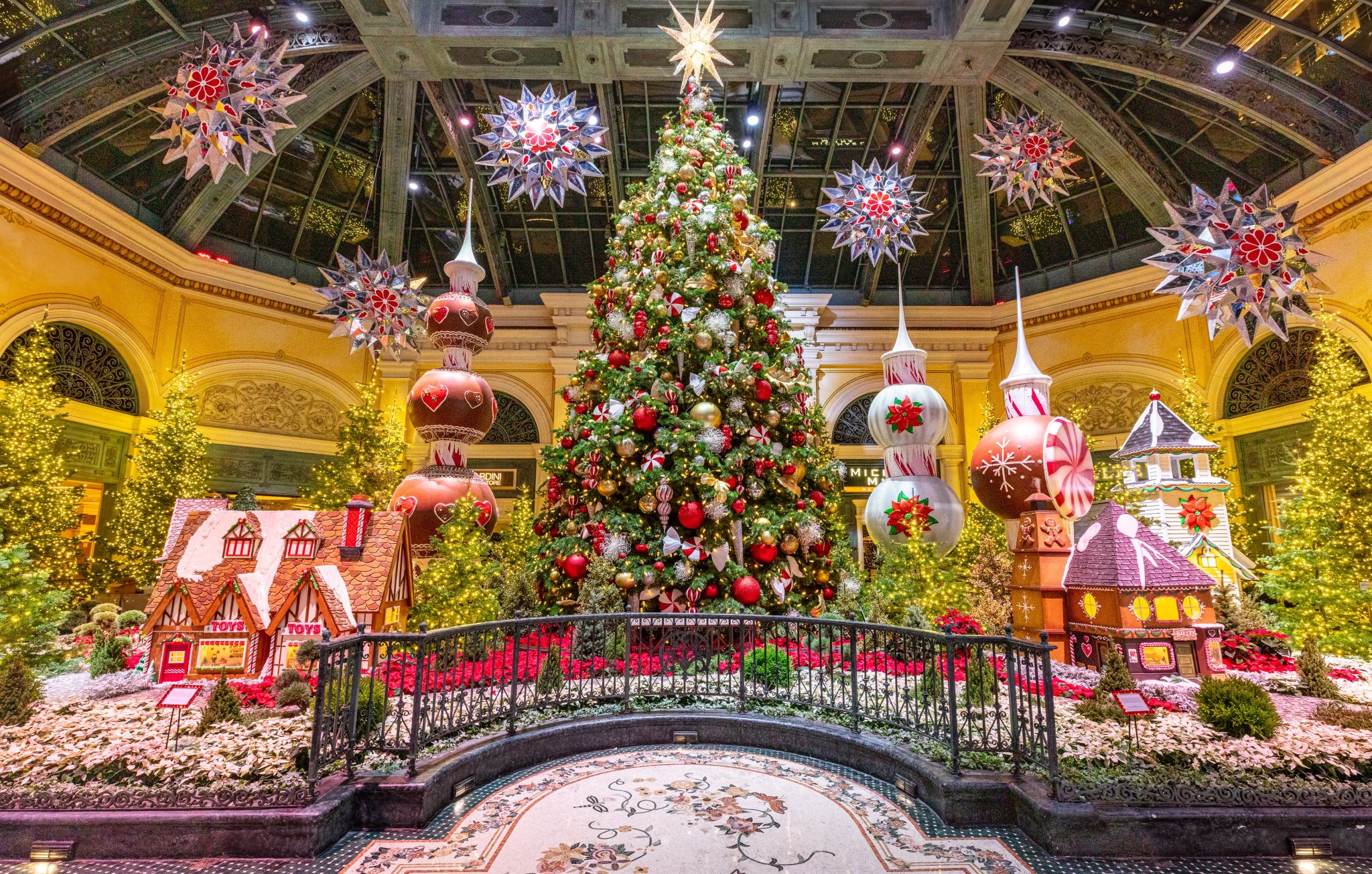 Vegas Christmas Lights: A Guide to Dazzling Displays