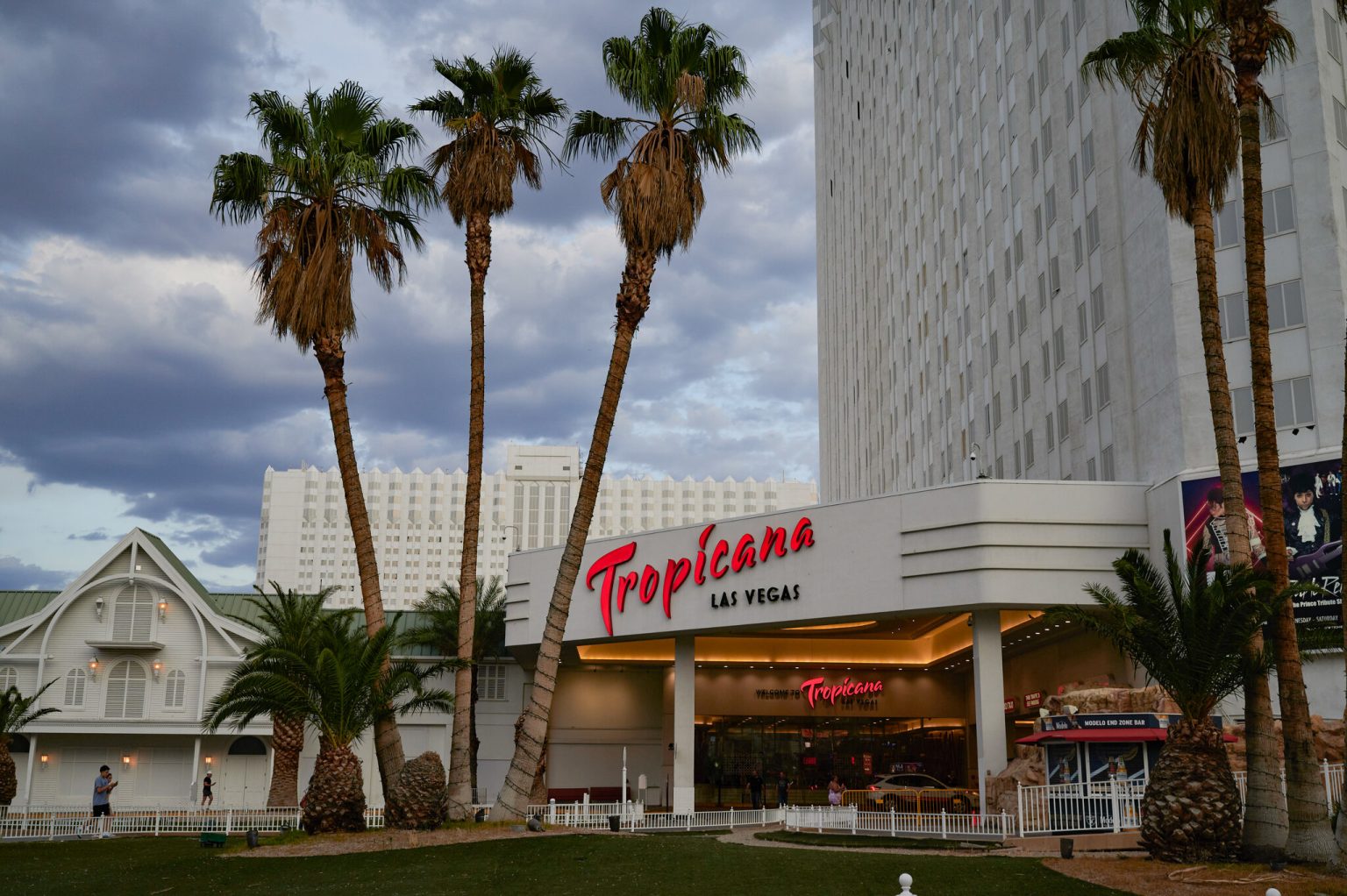 End of an Era: Tropicana Set for Demolition as Las Vegas Prepares for New Developments