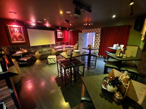 Discover The 1923 Prohibition Bar, Hidden Speakeasy Above Venetian Canals